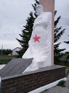Воинам-землякам, погибшим во время Великой Отечественной войне (Saratov Region, Kalininskiy District, Talovskoye munitsipalnoye obrazovaniye, selo Mikhaylovka, Tsentralnaya ulitsa), anıt, heykel  Saratovskaya oblastından