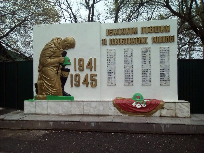 Anıt, heykel Мемориал воинам-односельчанам, павшим в годы Великой Отечественной войны, Primoriye, foto