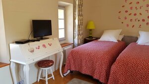 Au Coq Bleu (Auvergne-Rhône-Alpes, Puy-de-Dôme, Arrondissement d'Issoire, Boudes, Route de Saint Germain), otel