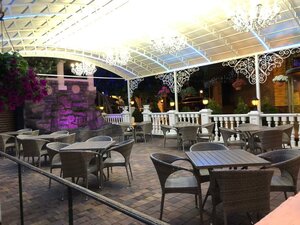 Vse Zvezdy (Akademika Tupoleva Avenue No:1А, Aviatsionniy Subdistrict, Domodedovo), restoran  Domodedovo'dan
