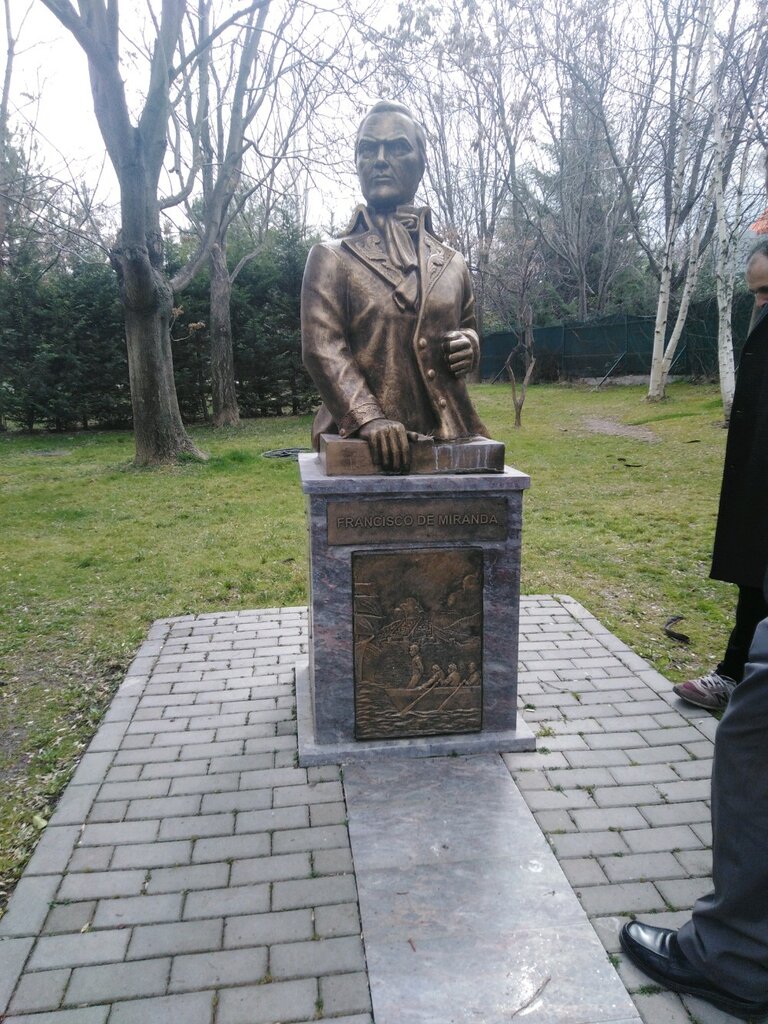 Park, sokak heykeli Francisco De Mıranda Anıtı, Ankara, foto