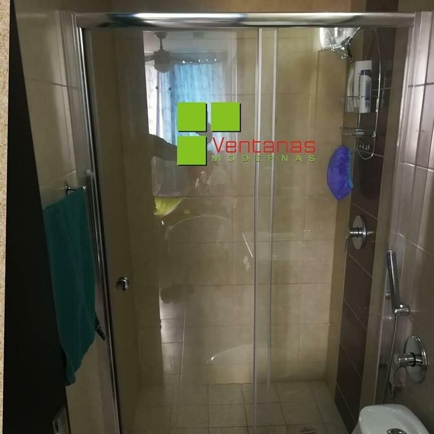 Cam ve cam ürün üreticisi Ventanas Modernas, Panama, foto