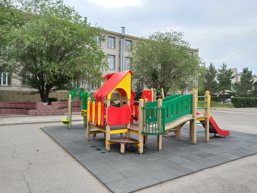Oyun alanı Playground, Karağandı, foto