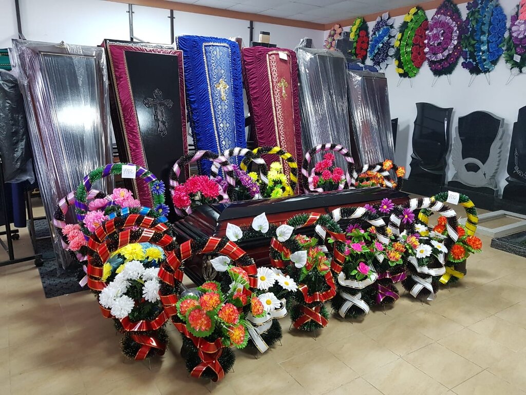 Heykel ve mezarlık taşı üreticileri Ip Chirkin Venev-Granit, Veniov, foto
