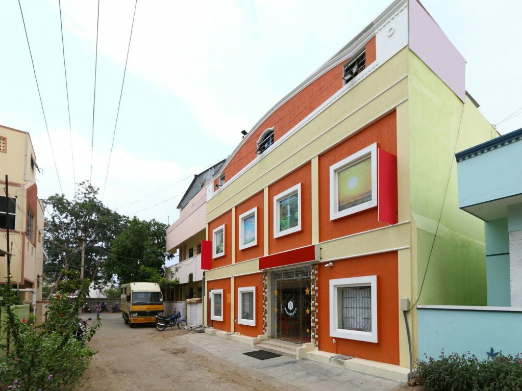 Otel Oyo 8937 Ragu Residency, Koyamutthur, foto