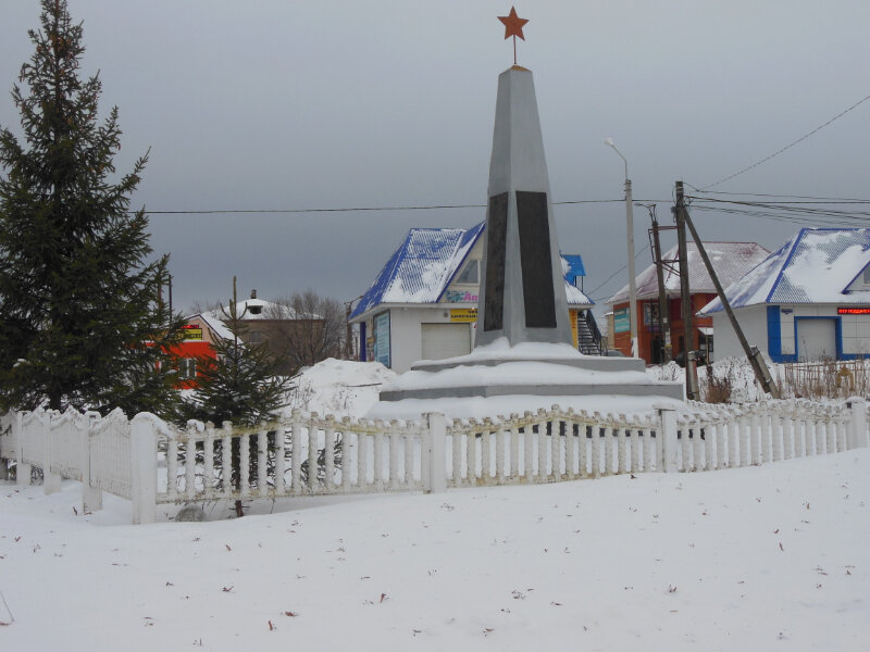 Anıt, heykel Обелиск воинам-землякам, погибшим в годы Великой Отечественной войны, Mordovya, foto