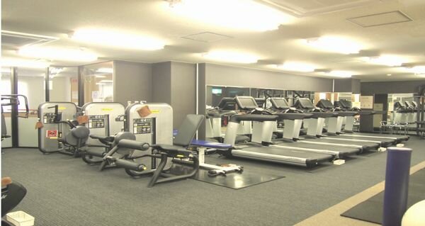 Fitness kulüpleri コナミスポーツクラブ 上新庄, Osaka, foto
