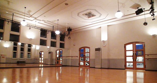 Fitness kulüpleri コナミスポーツクラブ 京都丸太町, Kyoto, foto