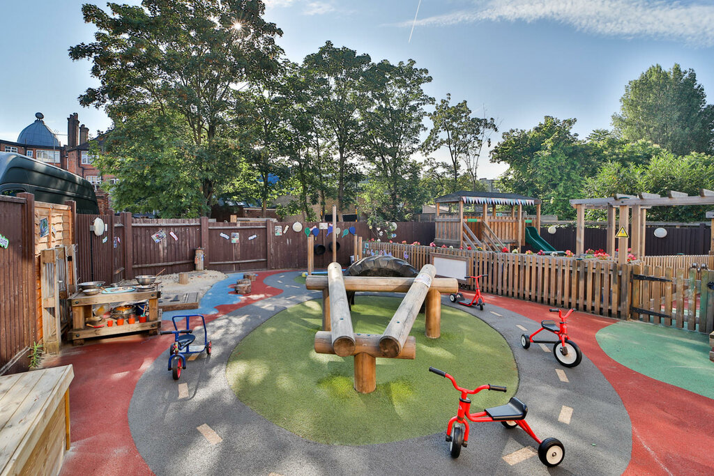 Ortaokul Bright Horizons Hendon Day Nursery and Preschool, Londra, foto