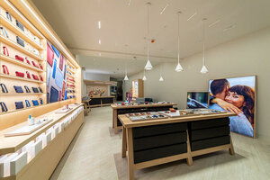 Tütün, sigara mağazaları Iqos Boutique, Bern, foto