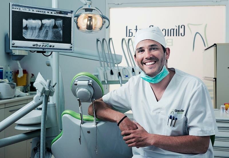 Özel ağız ve diş sağlığı klinikleri ve muayenehaneleri Studio Medico Dentistico La Bella Dr. Girolamo, Sicilya, foto