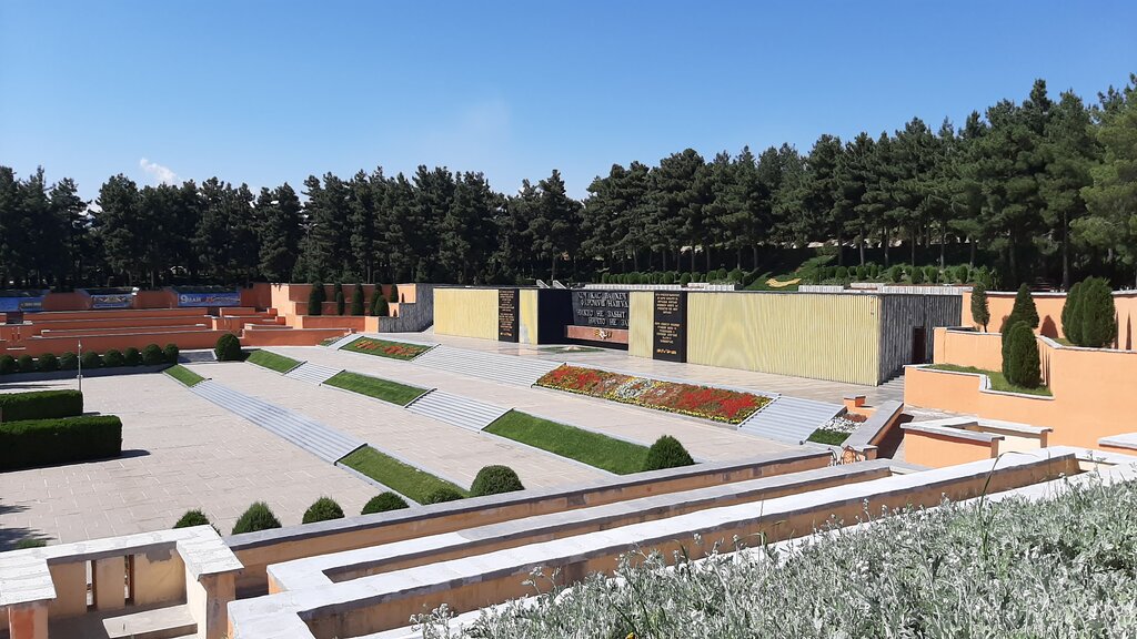 Anıt, heykel Hiç Kimse ve Hiçbir Şey Unutulmamıştır!, Duşanbe, foto