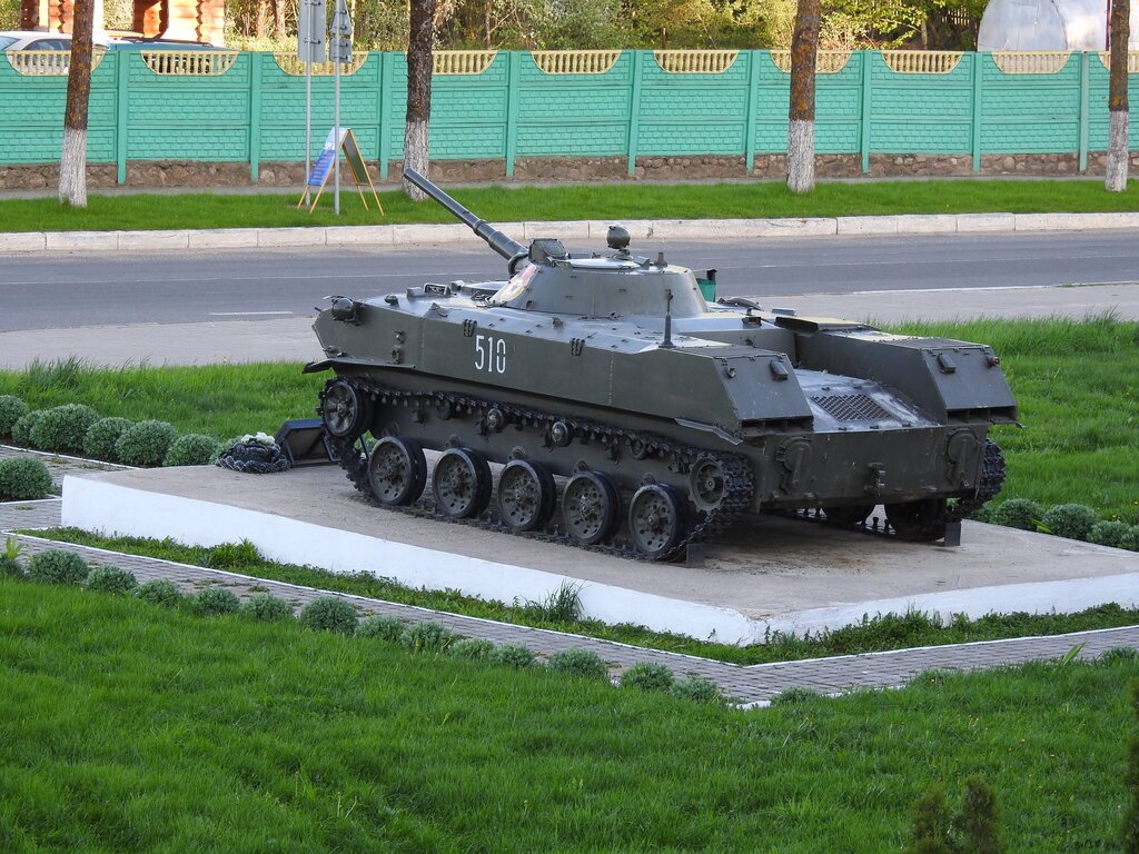 Anıt, heykel Защитникам Отечества, Myadel, foto