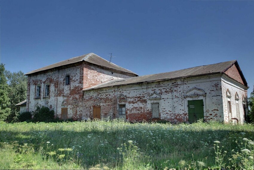 Ortodoks kiliseleri Церковь Воскресения Христова в Курбе, Yaroslavskaya oblastı, foto