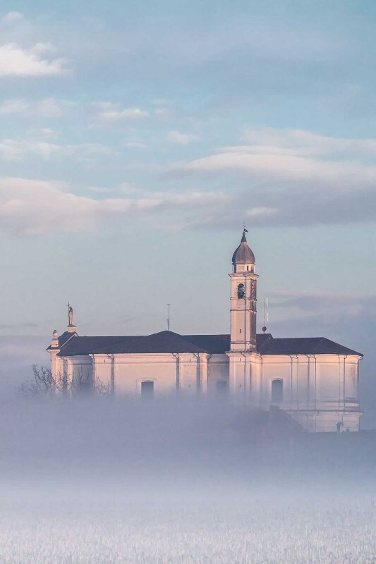Dini dernekler Parrocchia Santi Pietro e Paolo, Lombardiya, foto