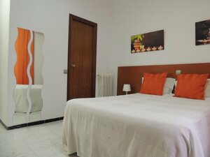 Hostal Cervantes (Calle Cervantes No:34, Municipios Madrid, Madrid), otel  Madrid'den