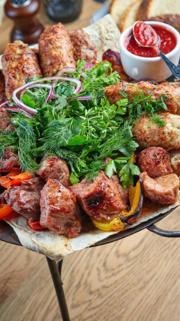 Kafe Шашлычный дворик, İşimbay, foto