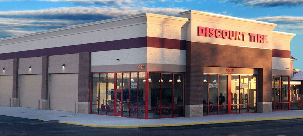 Jant ve lastikçiler Discount Tire, Michigan Eyaleti, foto