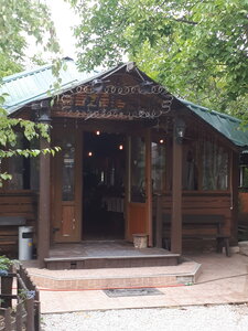 Bar At Shrek (Sevastopol, Gribnaya ulitsa, 42), kafe  Sevastopol'dan