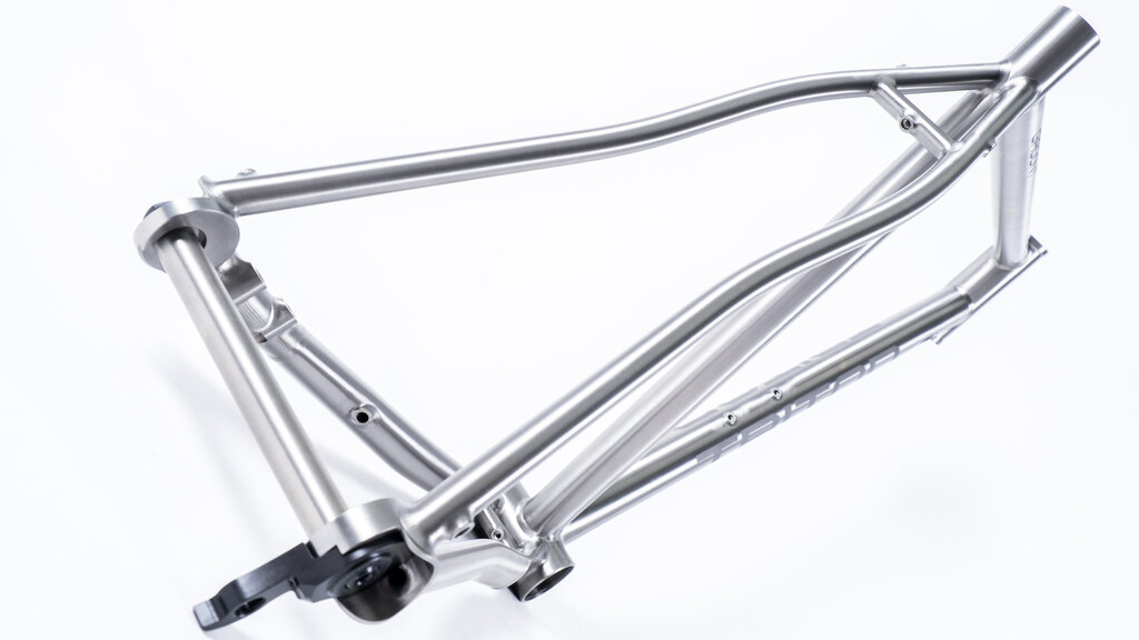 Sanayi kuruluşu Triton Bikes, Krasnodarski krayı, foto