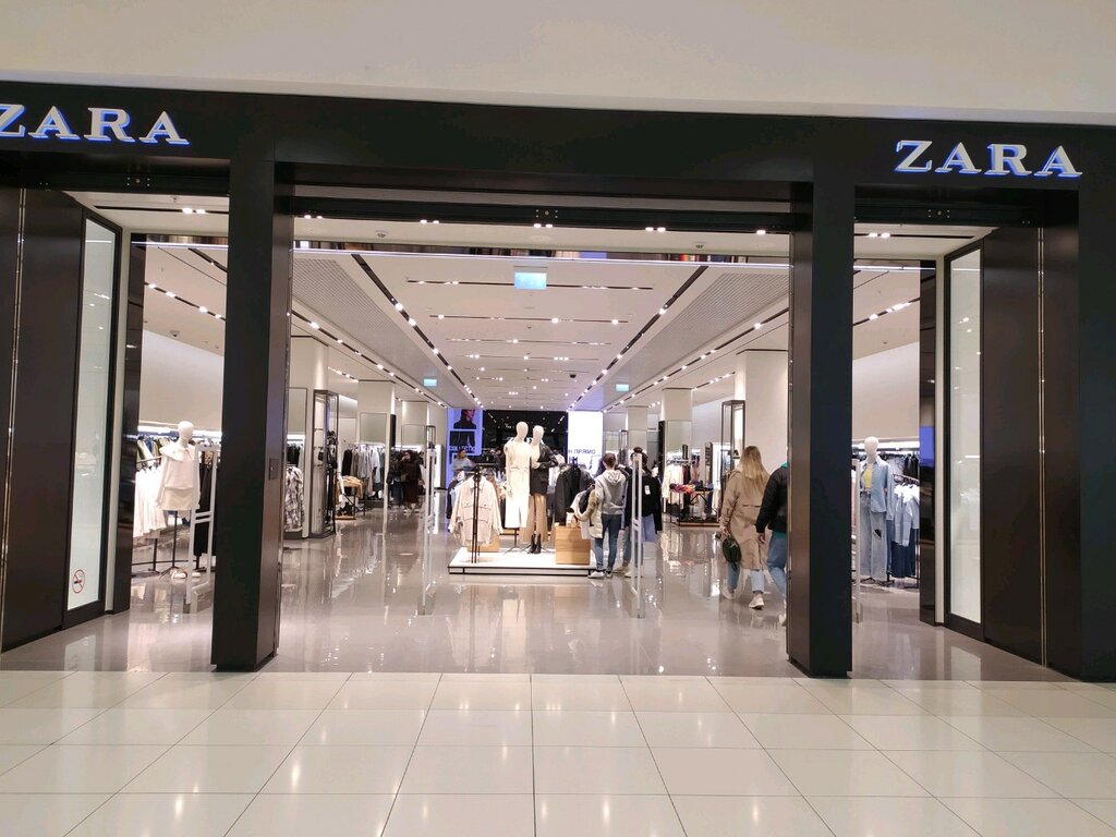 Ayakkabı mağazaları Zara, Moskova, foto