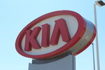 Russ Darrow Kia of Wauwatosa (United States, Wauwatosa, 1901 N. Mayfair Rd.), otomobil satış galerileri  Wisconsin Eyaleti'nden
