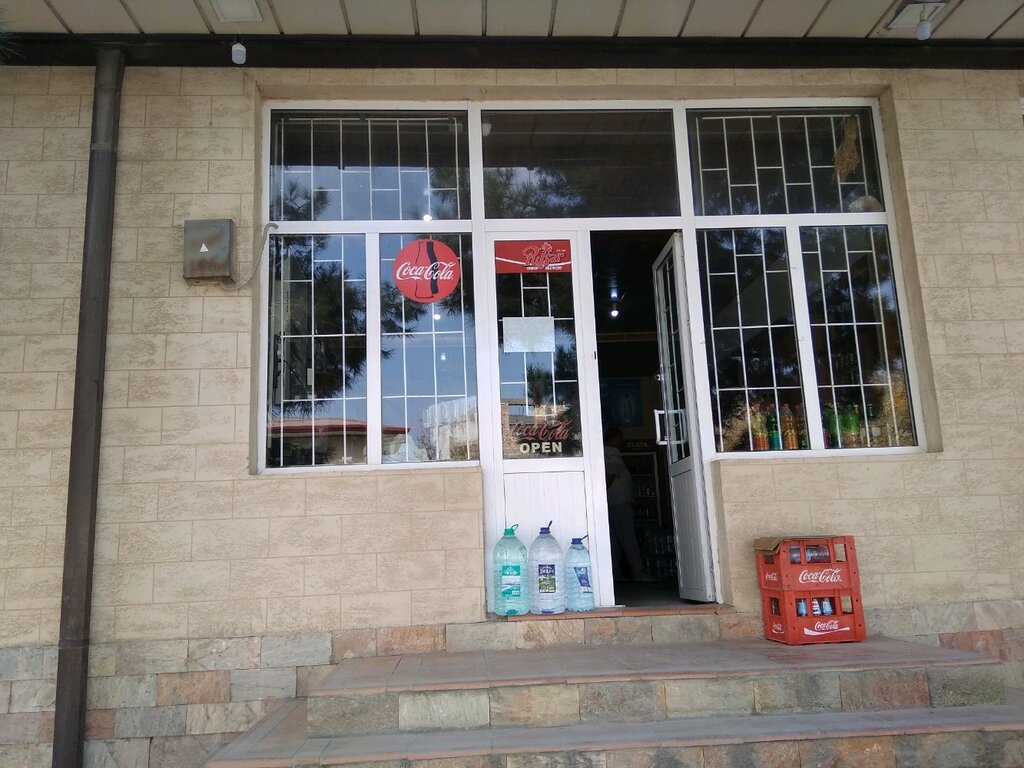 Alkollü içecekler Alcoholic and Non-Alcoholic Beverages Store, Semerkant, foto