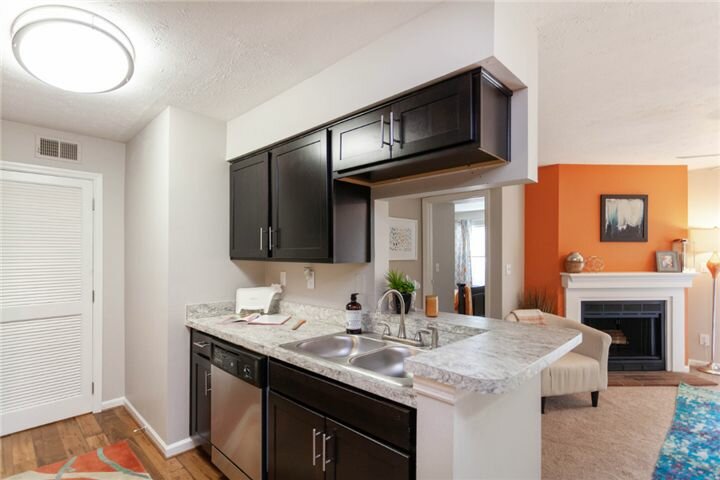 Emlak ofisi River Oak Apartments, Louisville, foto