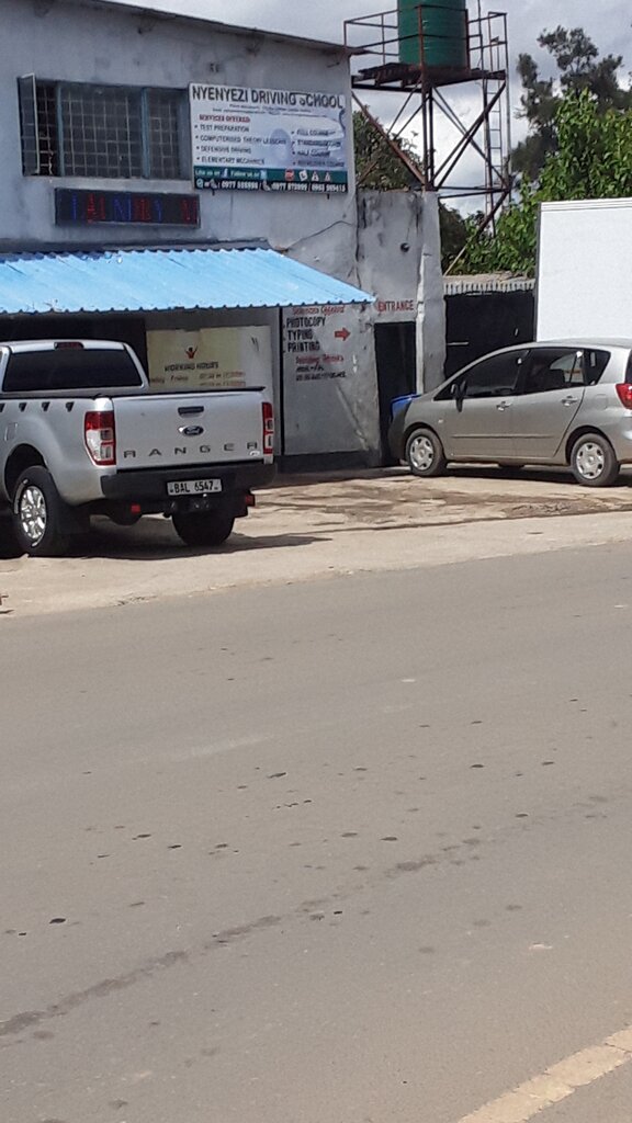 Diğer Nyenyezi Driving School, Lusaka, foto