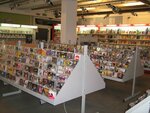 Disco Shop Mondadori Bookstore (Tuscany, Provincia di Siena, Poggibonsi, Largo Campidoglio), enstrüman mağazaları