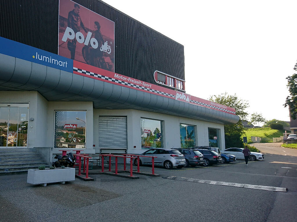 Motosiklet yedek parçaları Polo Motorrad Store Niederwangen, Bern, foto