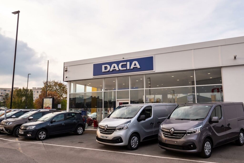 Otomobil parçaları imalatı Evans Halshaw Dacia Sheffield, İngiltere, foto