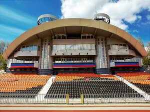 Republic Sports Complex Olympic (vulytsia Cheliuskintsiv No:198, Donetsk), spor ve eğlence merkezi  Donetsk'ten