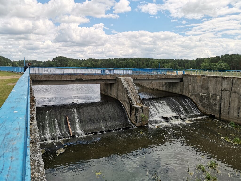 Mühendislik altyapısı Водосливная плотина с галереей, Minskaya oblastı, foto