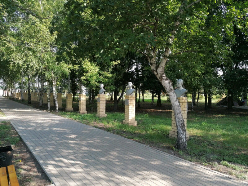 Anıt, heykel Аллея Героев, Voronejskaya oblastı, foto