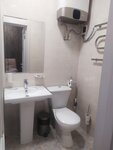 Guest house Ostrovok (улица Курчатова No:12В, посёлок городского типа Виноградное), otel  Kırım Cumhuriyeti'nden