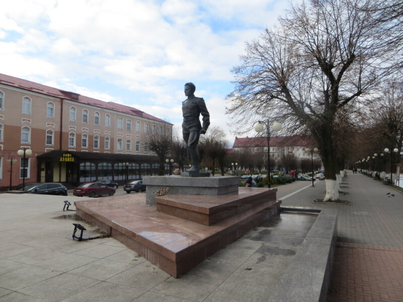 Anıt, heykel Сергей Иванович Гусев, Gusev, foto