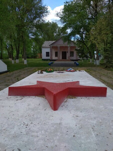 Мемориал Великой Отечественной войны (Rostov Region, Millerovsky District, Dyogtevskoye selskoye poseleniye, khutor Khmyzov), anıt, heykel  Rostovskaya oblastından