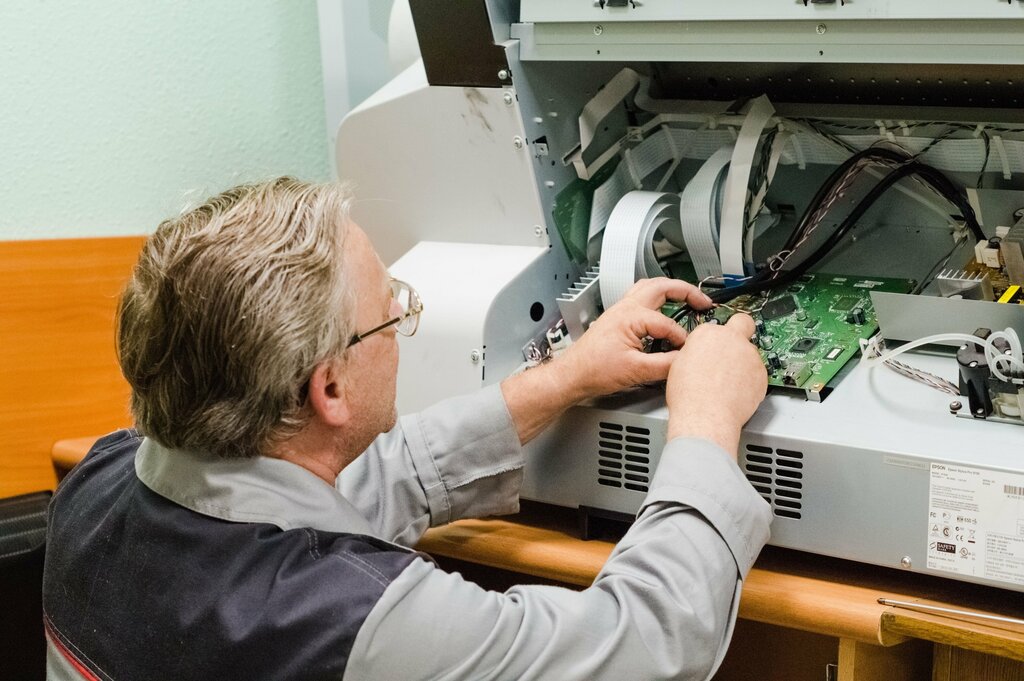 Elektronik ofis ekipmanları tamiri Inzhenerny tsentr Balver, Çeliabinsk, foto