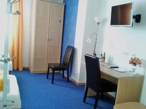 Hotel Ackermann (Hesse, Groß-Gerau, Marie-Curie-Straße, 3), otel  Riedstadt'tan