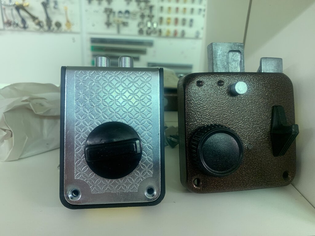 Anahtar ve kapı üreticileri Дверные замки, Moskova, foto