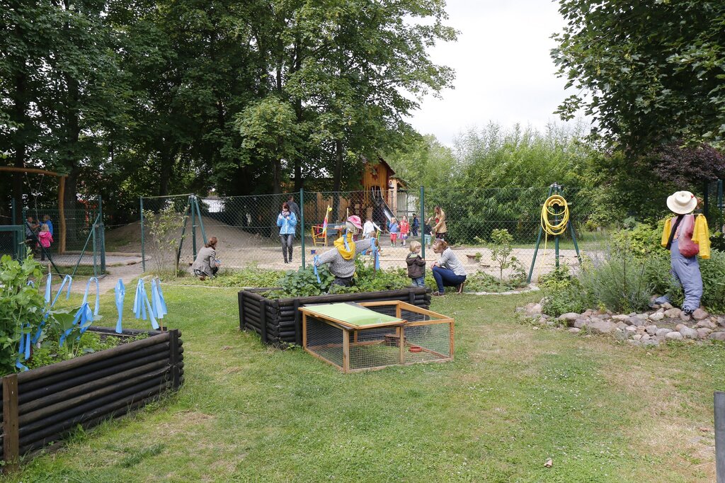 Ortaokul FRÖBEL-Integrationskindergarten Bauernhofkindergarten Mölkau, Leipzig, foto