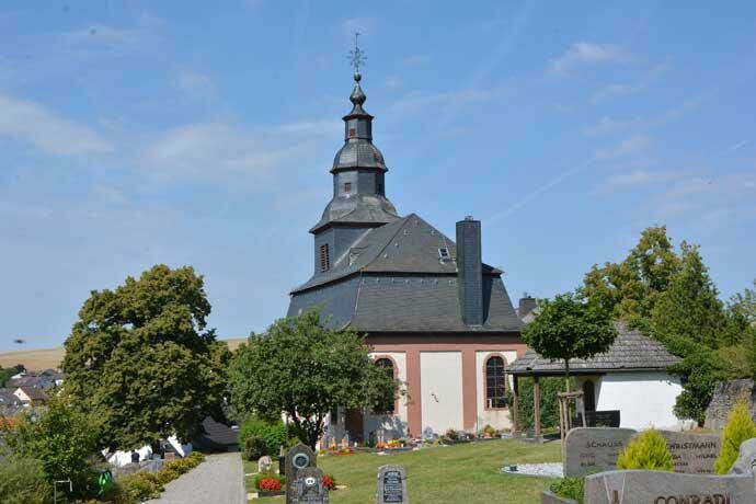 Dini dernekler Evangelische Kirche Wallbach - Evangelische Kircheng. Strinz-Trinitatis, Limbach-Wallbach, Hesse, foto