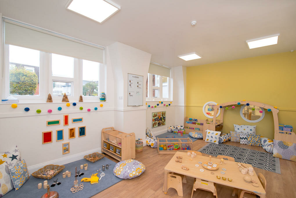 Ortaokul Bright Horizons Epsom Day Nursery and Preschool, İngiltere, foto