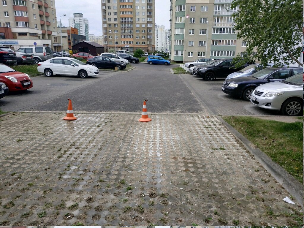 Otoparklar Parking lot, Minsk, foto