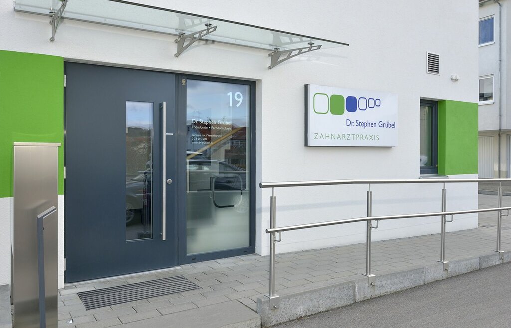 Özel ağız ve diş sağlığı klinikleri ve muayenehaneleri Dr. Stephen Grübel, Baden‑Wurttemberg, foto