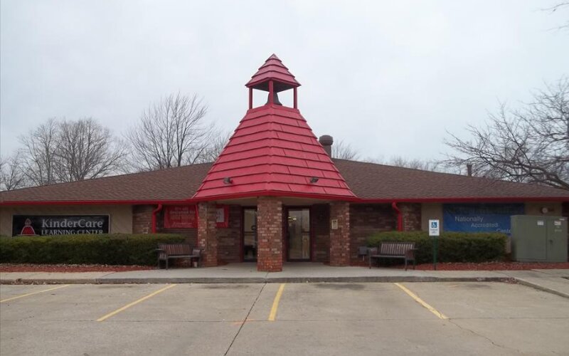 Ortaokul Elyria KinderCare, Ohio Eyaleti, foto