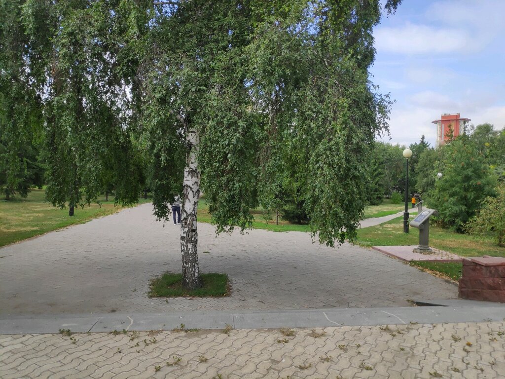 Meydan Мемориальный сквер Памяти борцов революции, Omsk, foto