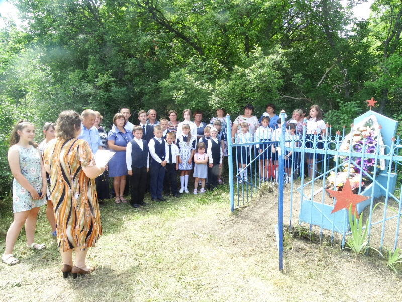 Anıt, heykel Братская могила, Lipetskaya oblastı, foto