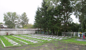 Anıt, heykel Братское кладбище советских воинов, Solikamsk, foto